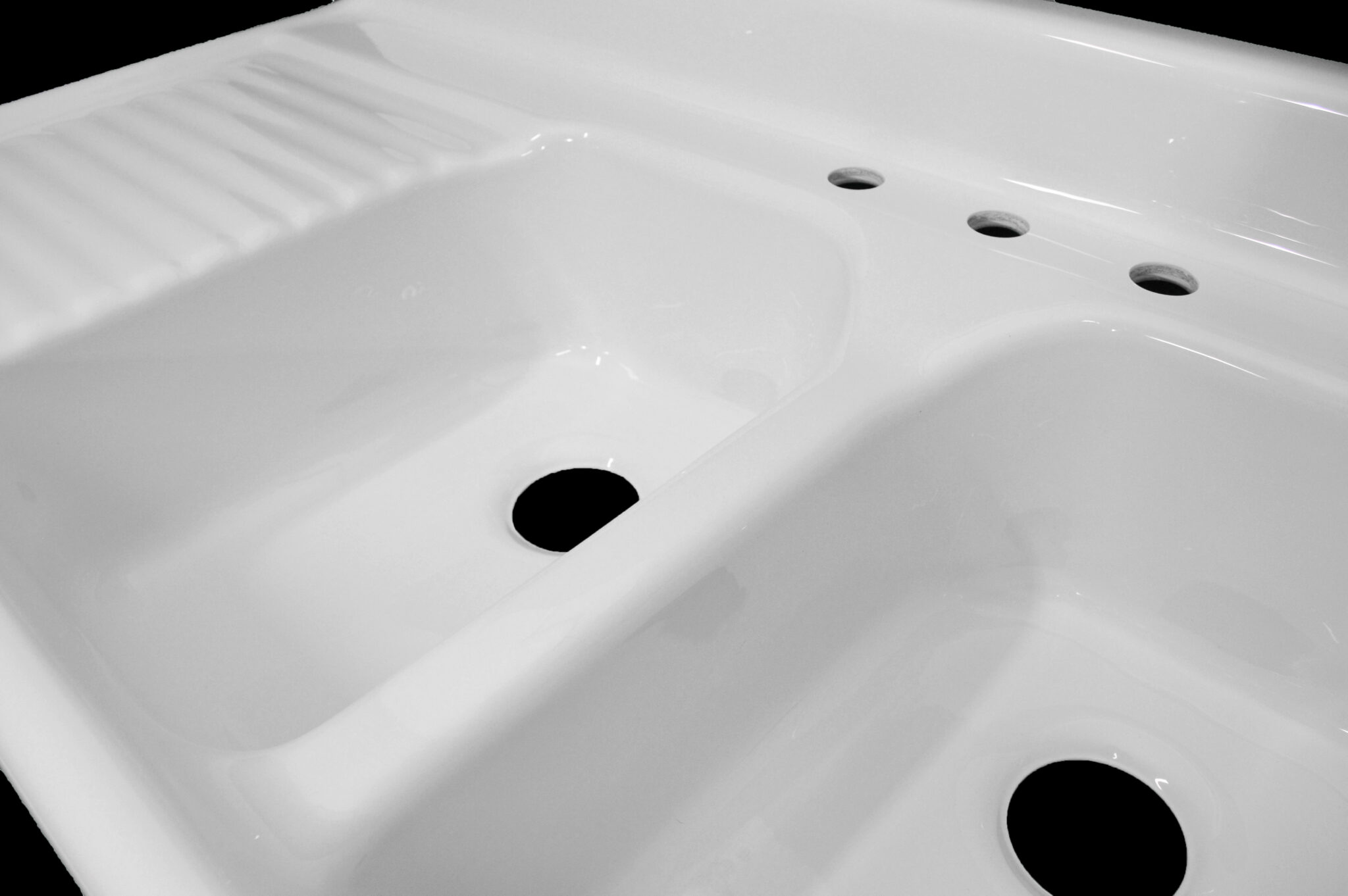 Double Bowl Drainboard Farmhouse Sink – Model #DBDW6025